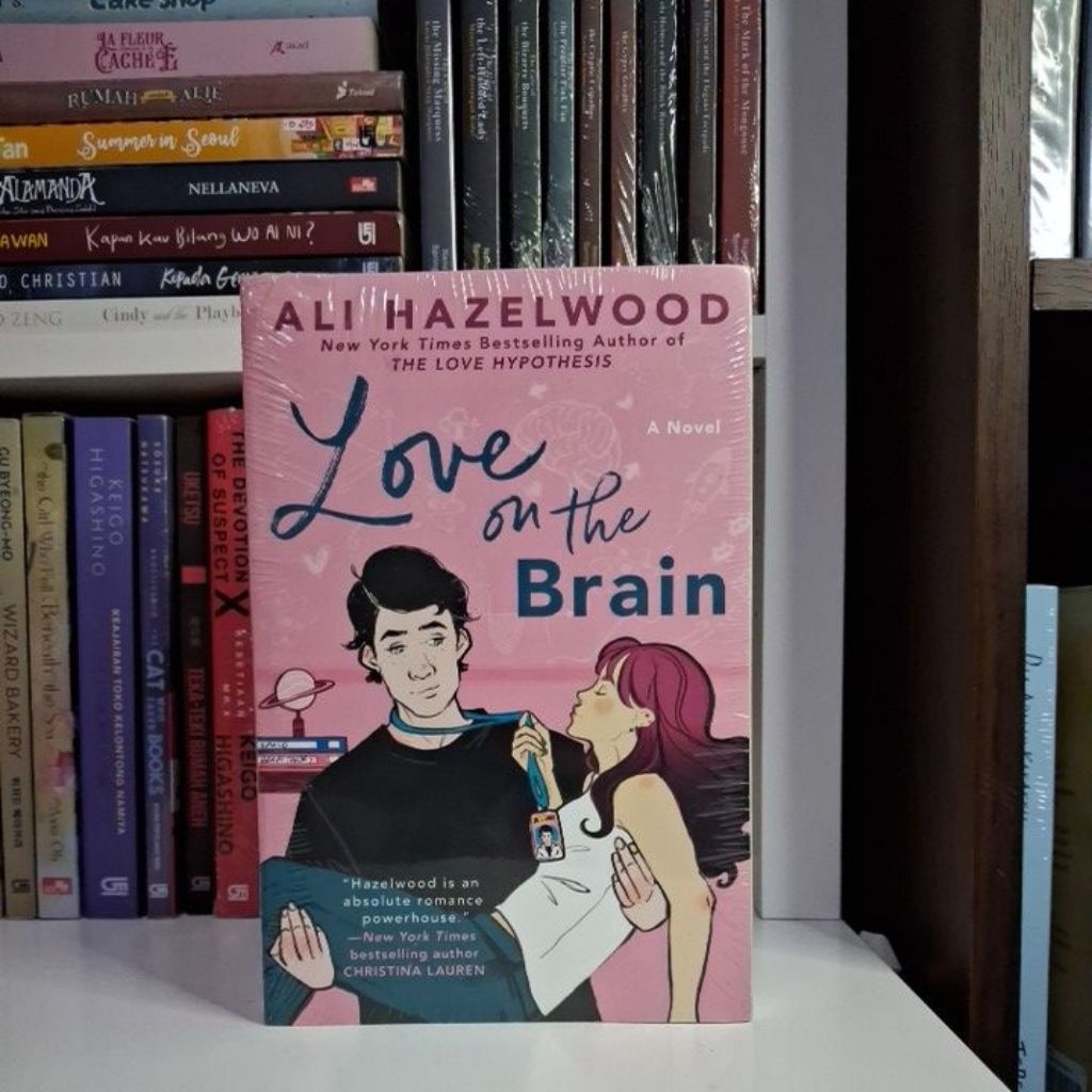 Jual Love on the Brain - Ali Hazelwood (Ori - New - Segel) | Shopee ...