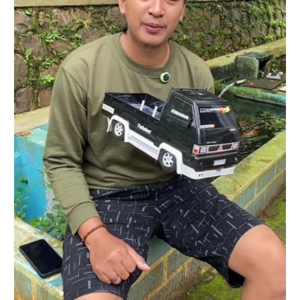 Jual miniatur mobil pick Mitsubishi L300 sudah ceper dan terpasang body ...