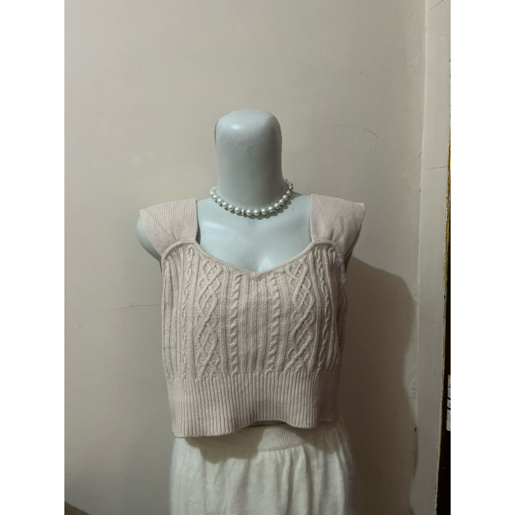 Jual vest coksu nude kepang crop branded by ingni (preloved) | Shopee ...