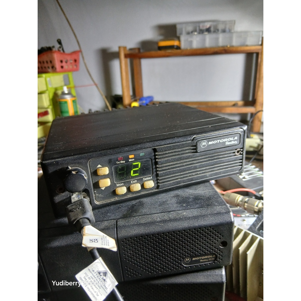Jual Radio Rig Motorola GM Radius Frekuensi UHF Kondisi Hidup Motorola ...
