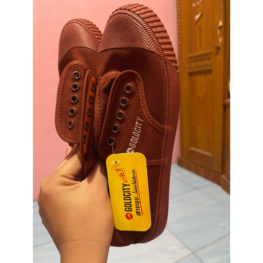 Jual sepatu takraw goldcity baru | Shopee Indonesia