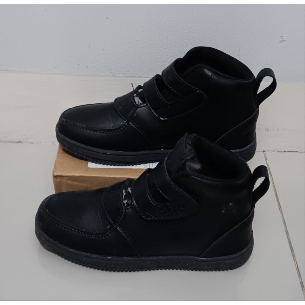 Jual SEPATU ANAK FULL HITAM SIZE 33 INSOLE ±20CM MINUS KREK | Shopee ...