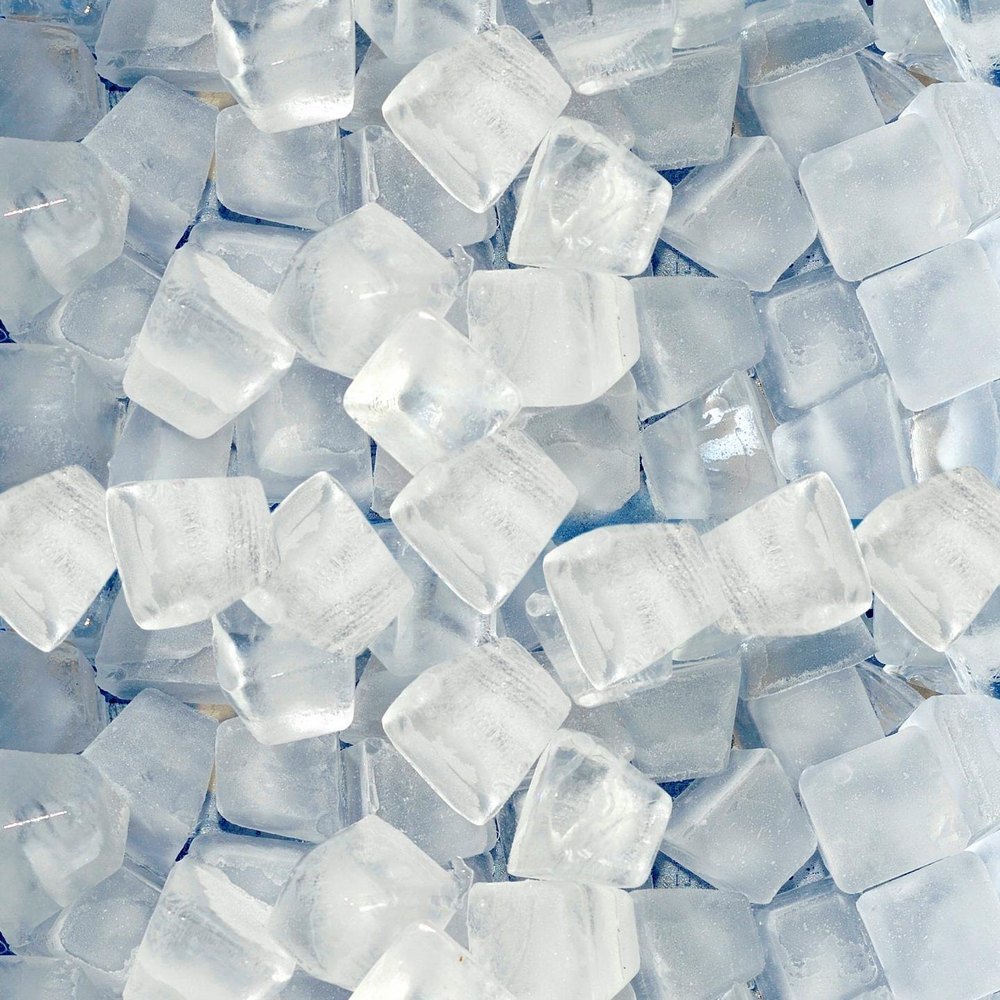 Jual Es Batu Kristal / Es Cube Bening / Es Batu Higienis 10 - 20 Kg ...