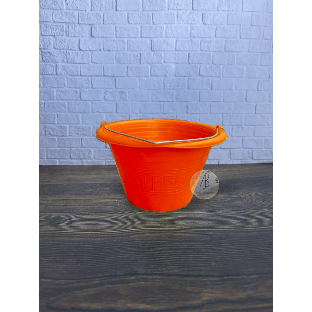 Jual Ember Cor ORANGE ANTI PECAH KECIL / Ember Cor Plastik / Ember ...