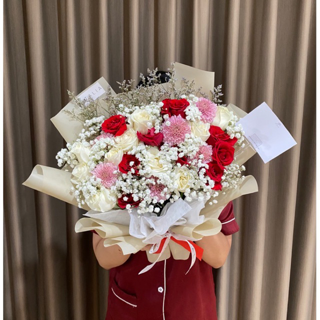 Jual LAYLA BOUQUET - MIX 35 ROSES & GOMPIE FRESH ASLI BOUQUET | BUKET ...