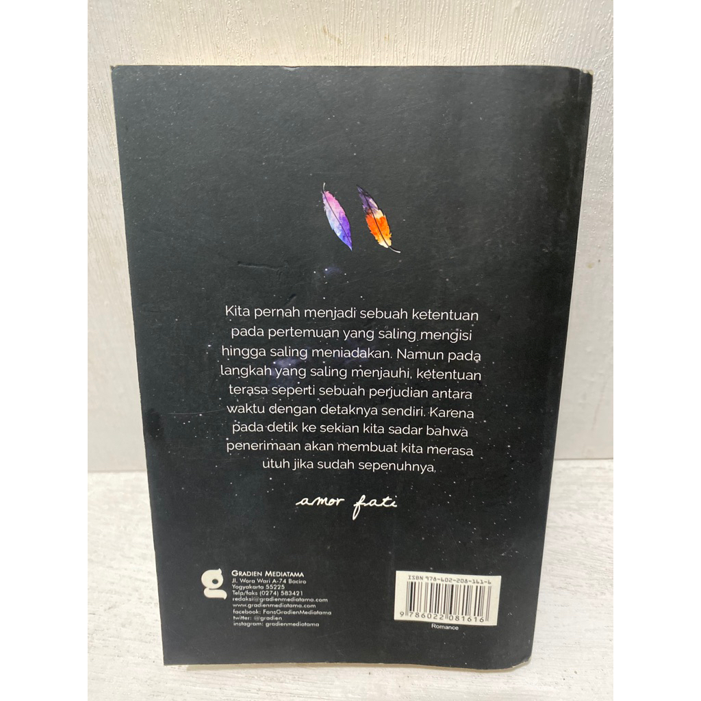 Jual Buku Original AMOR FATI KITA ADALAH SEPASANG SALAH YANG MENOLAK PASRAH - STEFANI BELLA ...