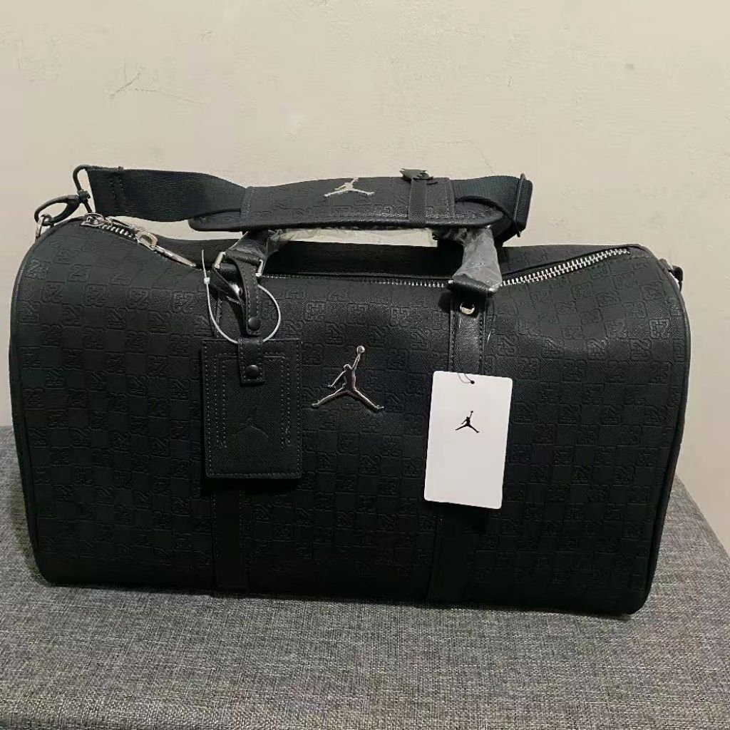 Jual Air Jordan Monogram Duffle Bag Metal Logo / Tas Dijamin Original ...