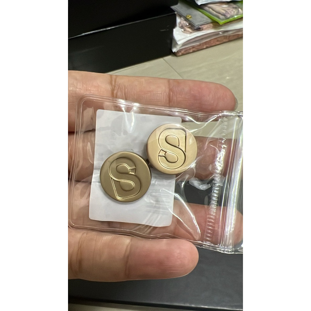 Jual brooch Buttonscarves as is | Shopee Indonesia
