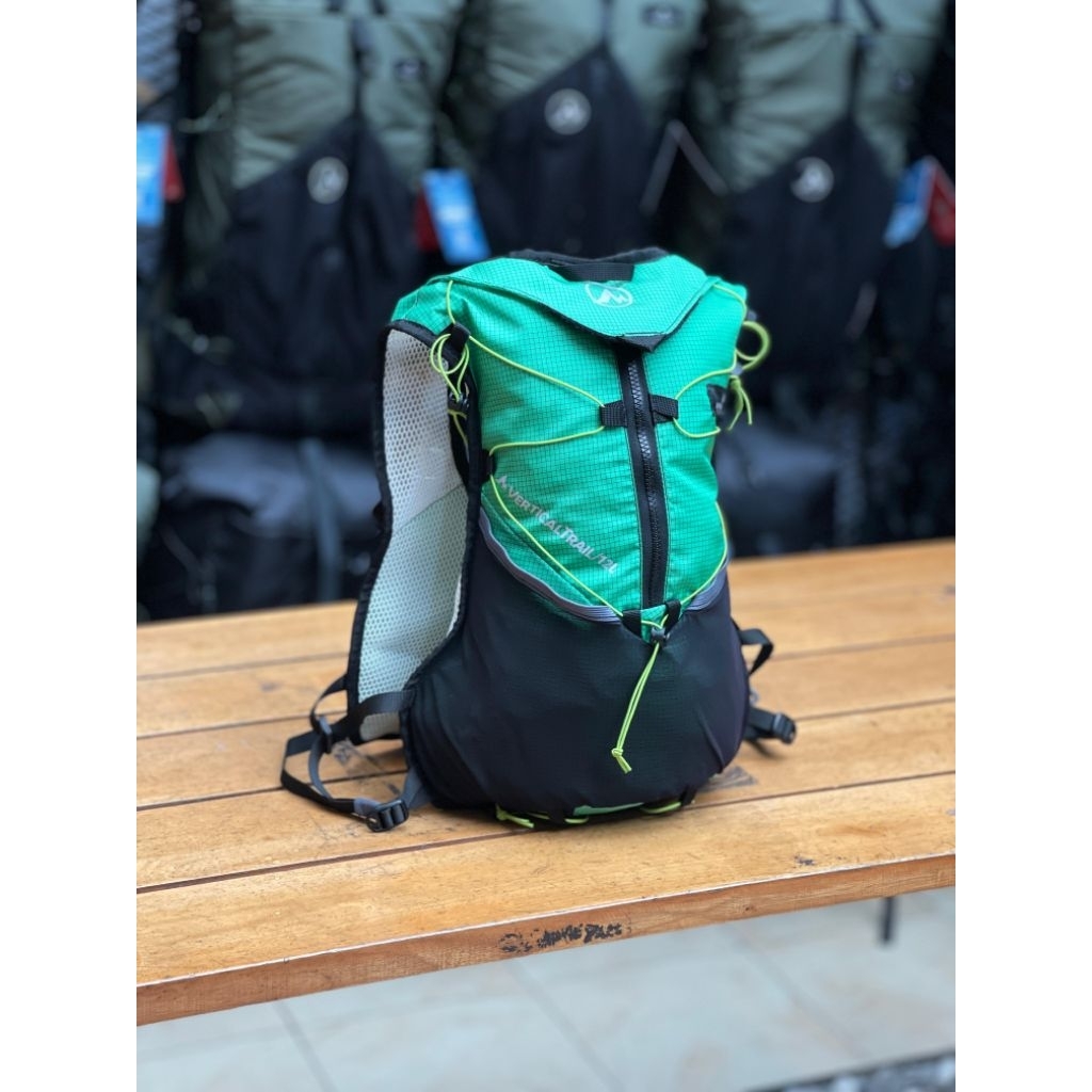 Jual MONTE EQUIPMENT RUNNING PACKS VERTICAL TRAIL 12L - Running Packs ...