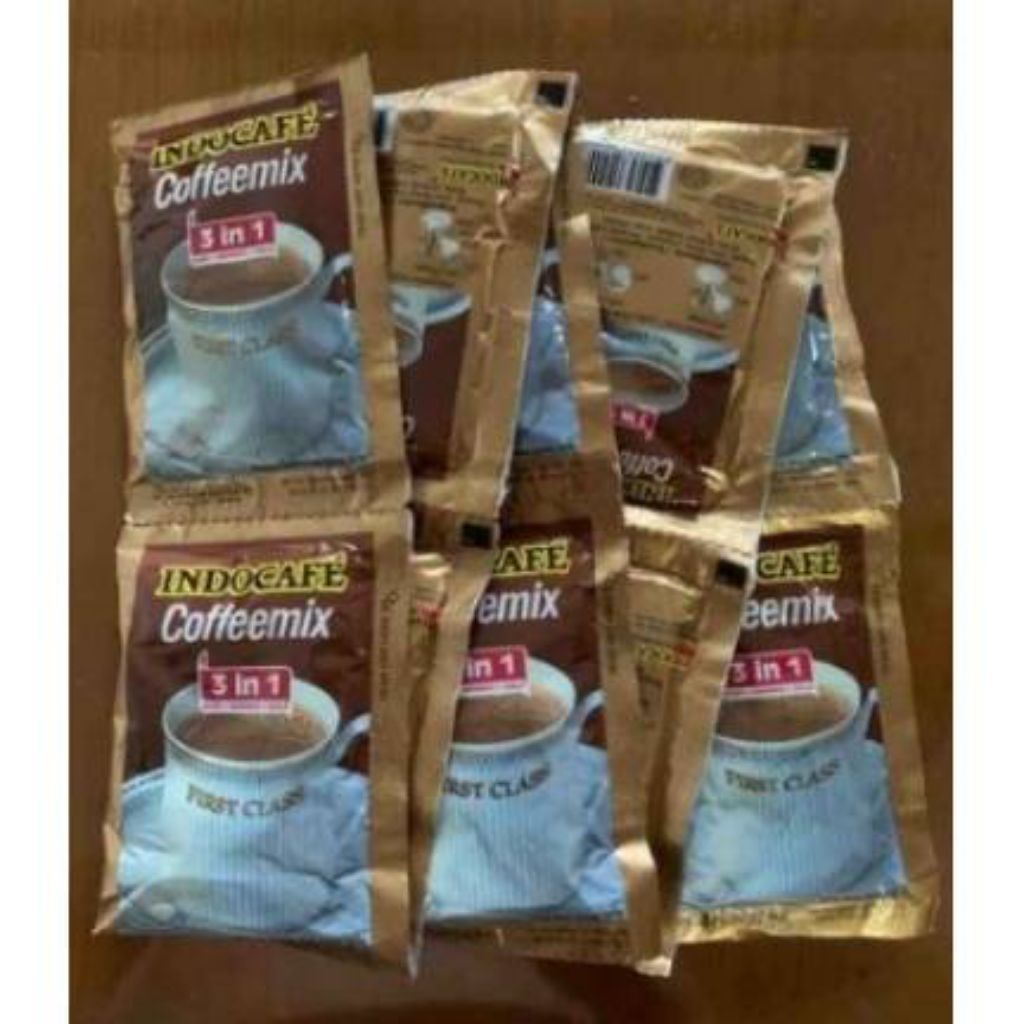 Jual KOPI INDOCAFE COFFEMIX 3IN1 20GR RENCENG ISI 10 SACHET | Shopee ...