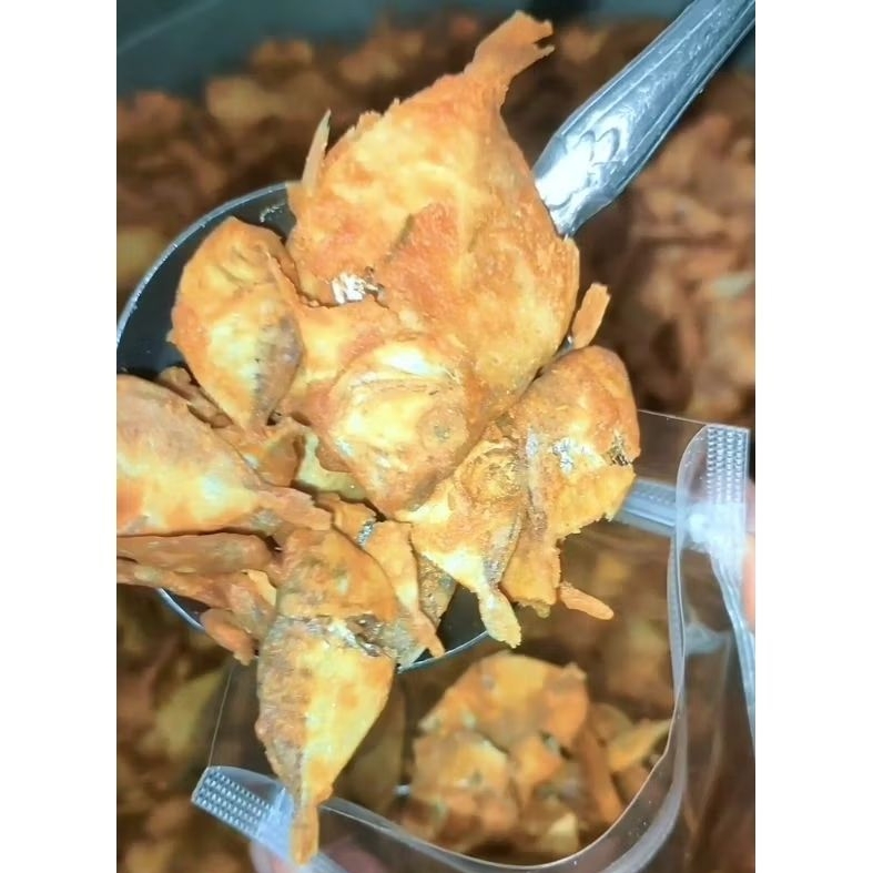 Jual Pepetek Ikan Asin Crispy. asin, gurih, renyah, extra daun jeruk ...