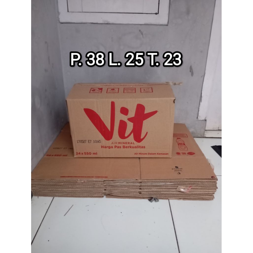 Jual Kardus Bekas Vit 550ML | Shopee Indonesia