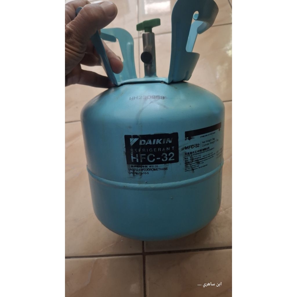 Jual Tabung freon Mini Daikin HFC 32 ukuran 3kg | Shopee Indonesia