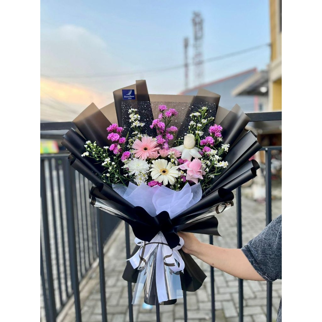 Jual Fresh Flowers bouquet / buket bunga / hadiah ulang tahun / hadiah ...