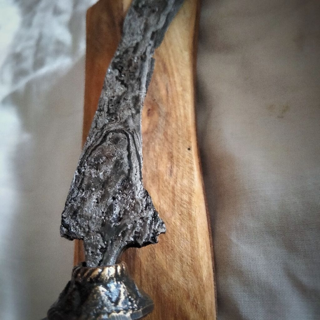 Jual keris sepuh cundrik wilah membatu pamor pedaringan kebak est ...