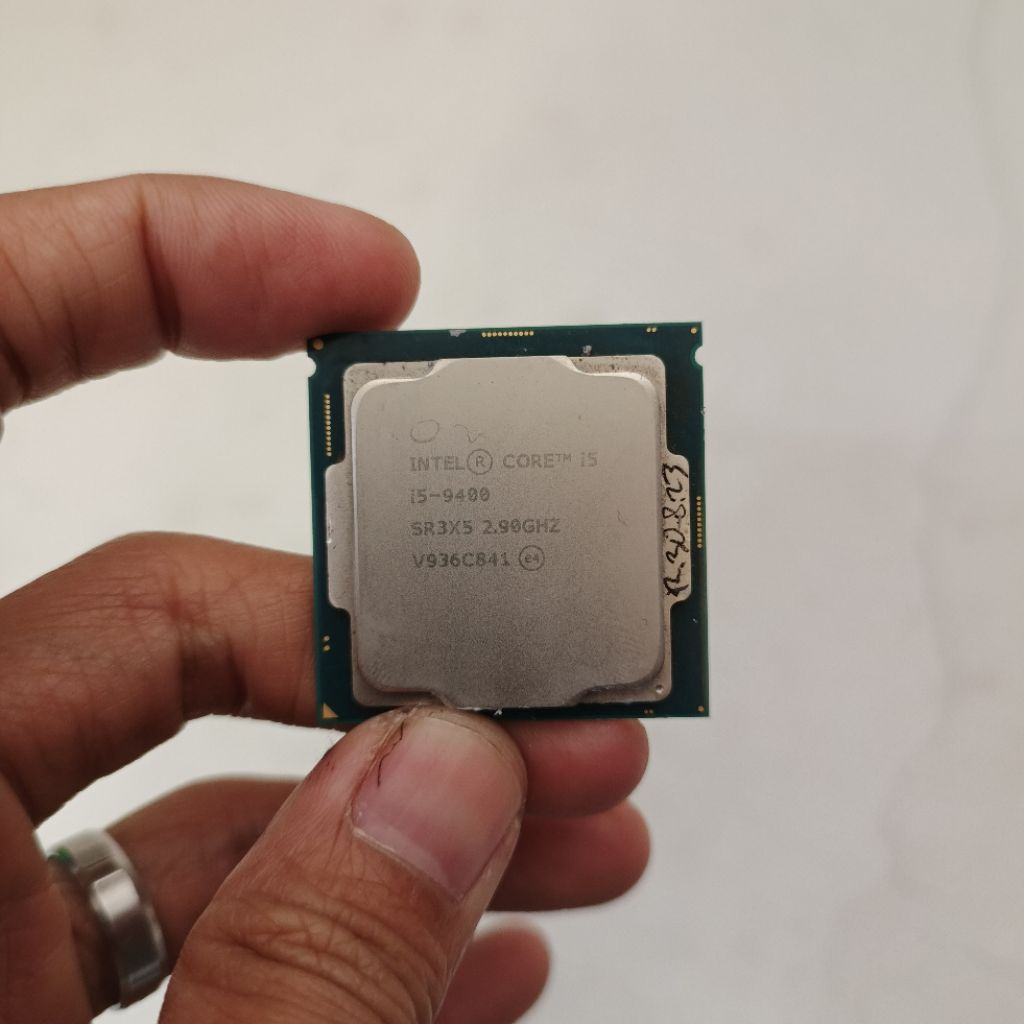 Jual Intel Core i5 9400 LGA 1151 Gen 9 internal Graphics Support ...