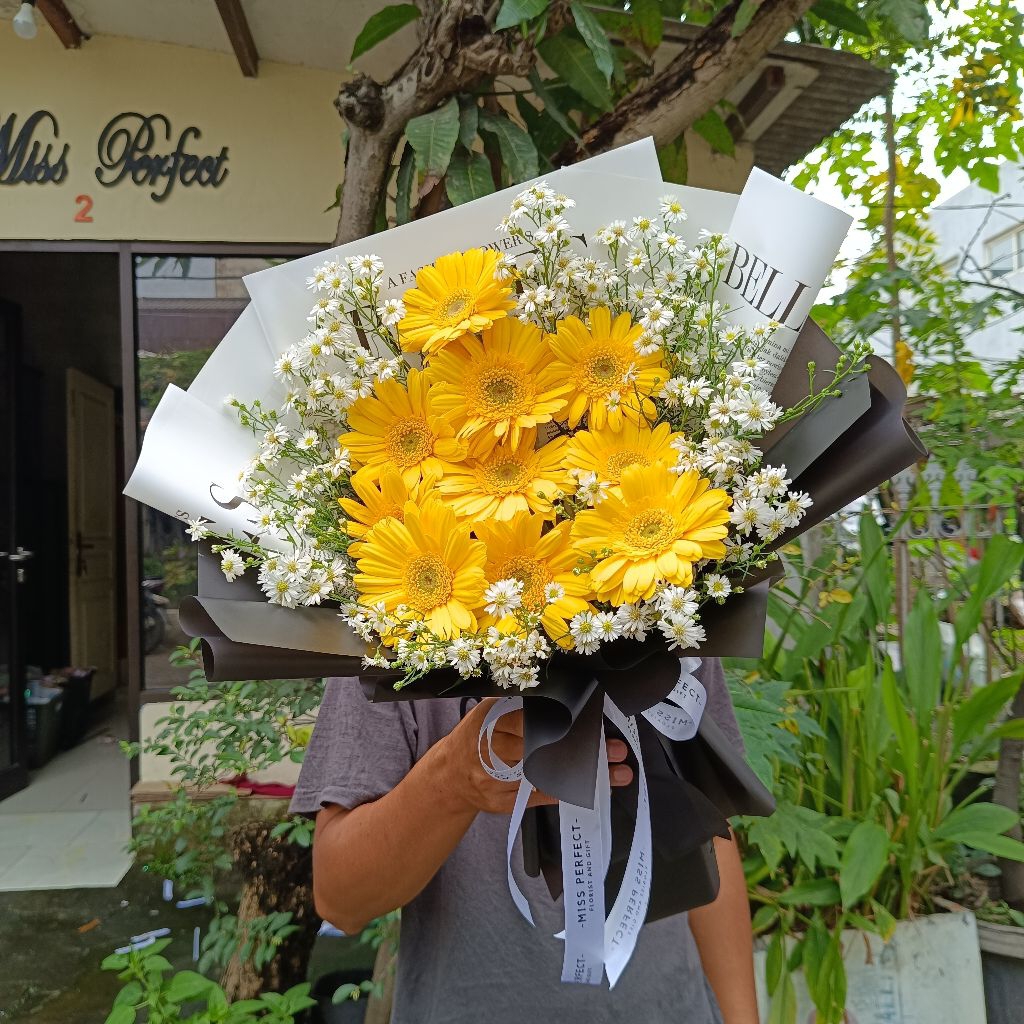Jual buket bunga segar asli fresh flower bouquet bunga garbera Surabaya ...