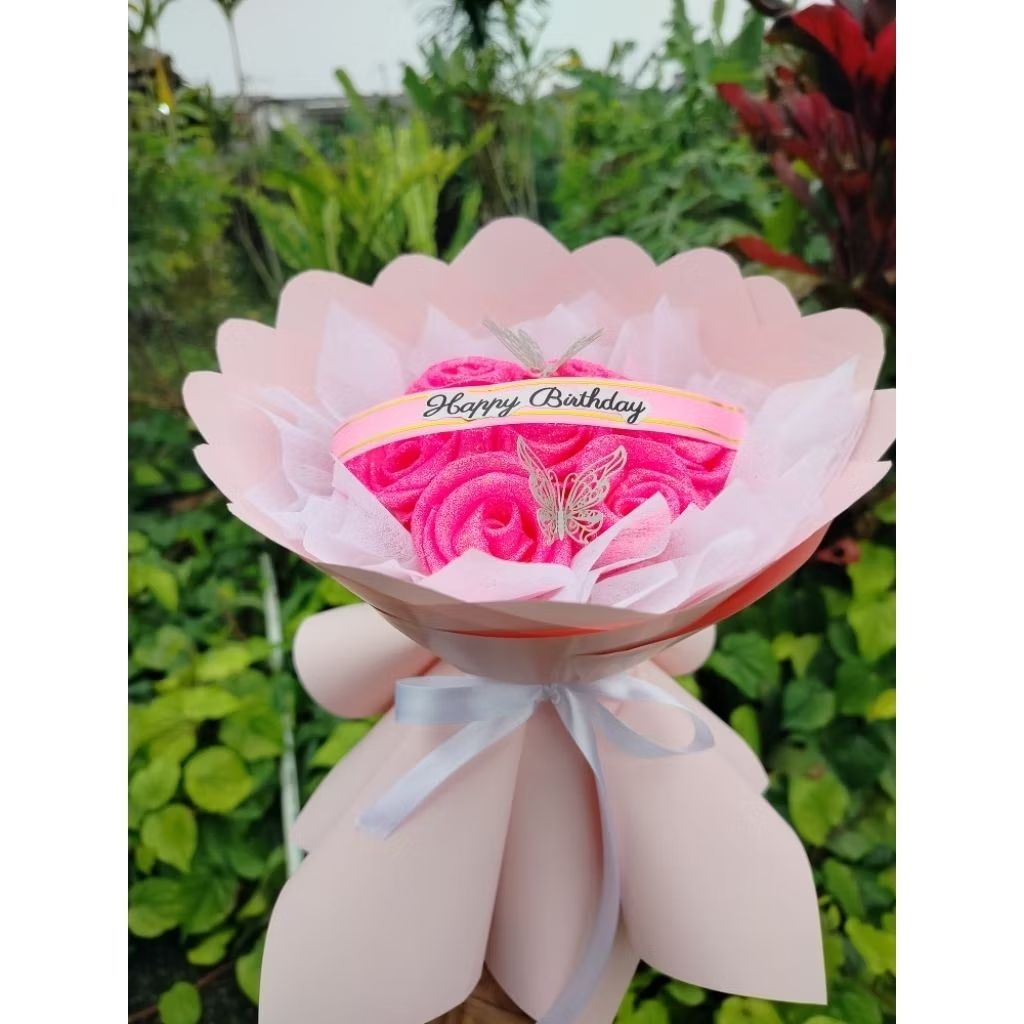 Jual Buket bunga mawar satin 7 tangkai +Glitter+kupu-kupu+pita nama ...