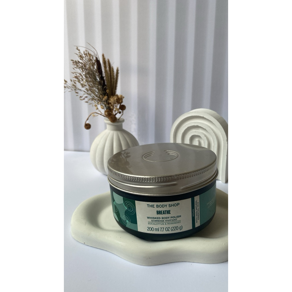 Jual [New] The Body Shop Breathe Body Scrub | Eucalyptus Rosemary ...