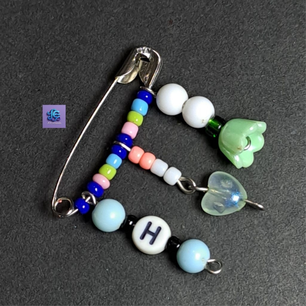Jual Safety Pin Bag Charm Lucu, Bisa Custom Inisial | Shopee Indonesia