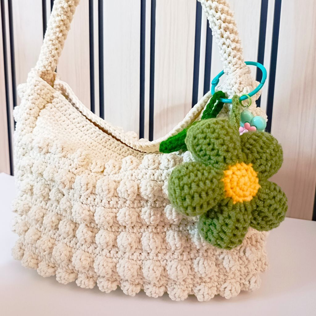 Jual Gantungan Bunga Rajut / Flower Crochet Keychain | Shopee Indonesia
