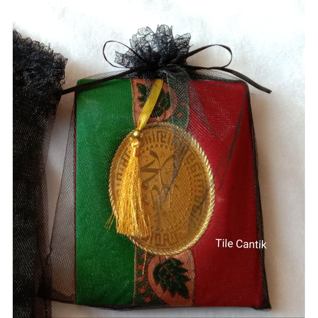 Jual tile buku yasin / bungkus tile/ bungkus souvenir/ kemasan tile ...