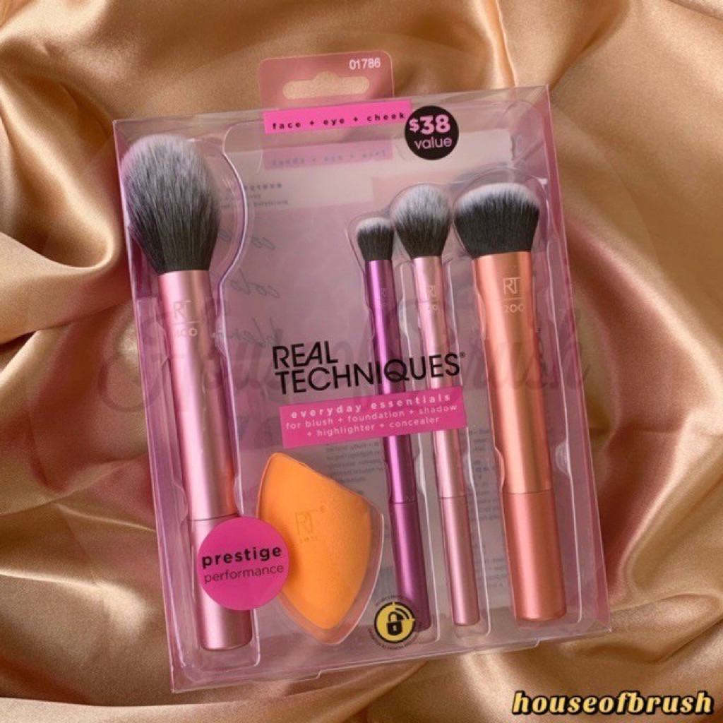 Jual Real Techniques Everyday Essentials | Kuas Wajah | Shopee Indonesia