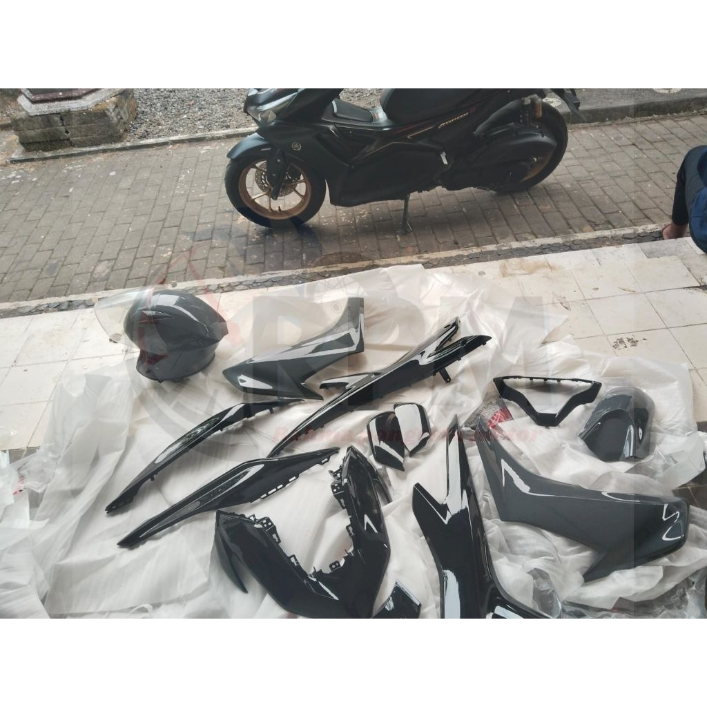 Jual paket body halus full aerox new black gray original yamaha ...