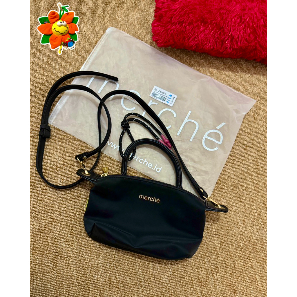 Jual (SOLD) MERCHE Tas Selempang Wanita Alice Petite Black (Like New ...