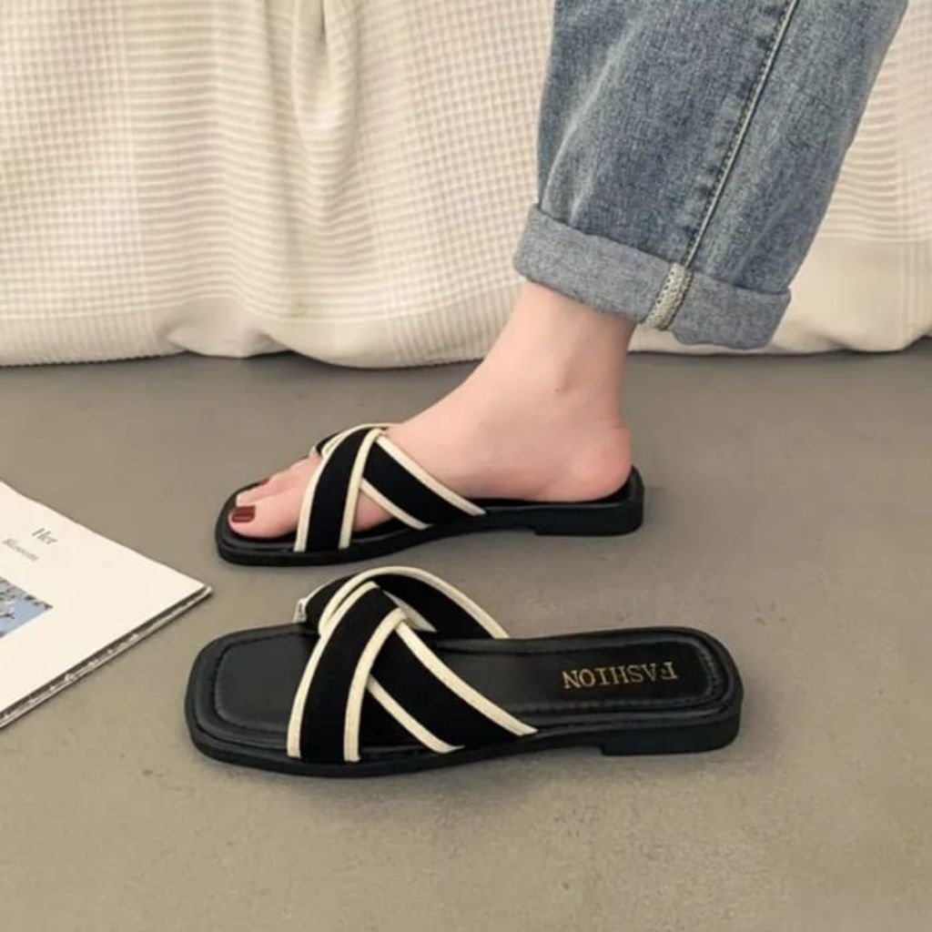 Jual Savella - ELSA Sandal Slop Teplek Wanita Korea Casual Kekinian ...