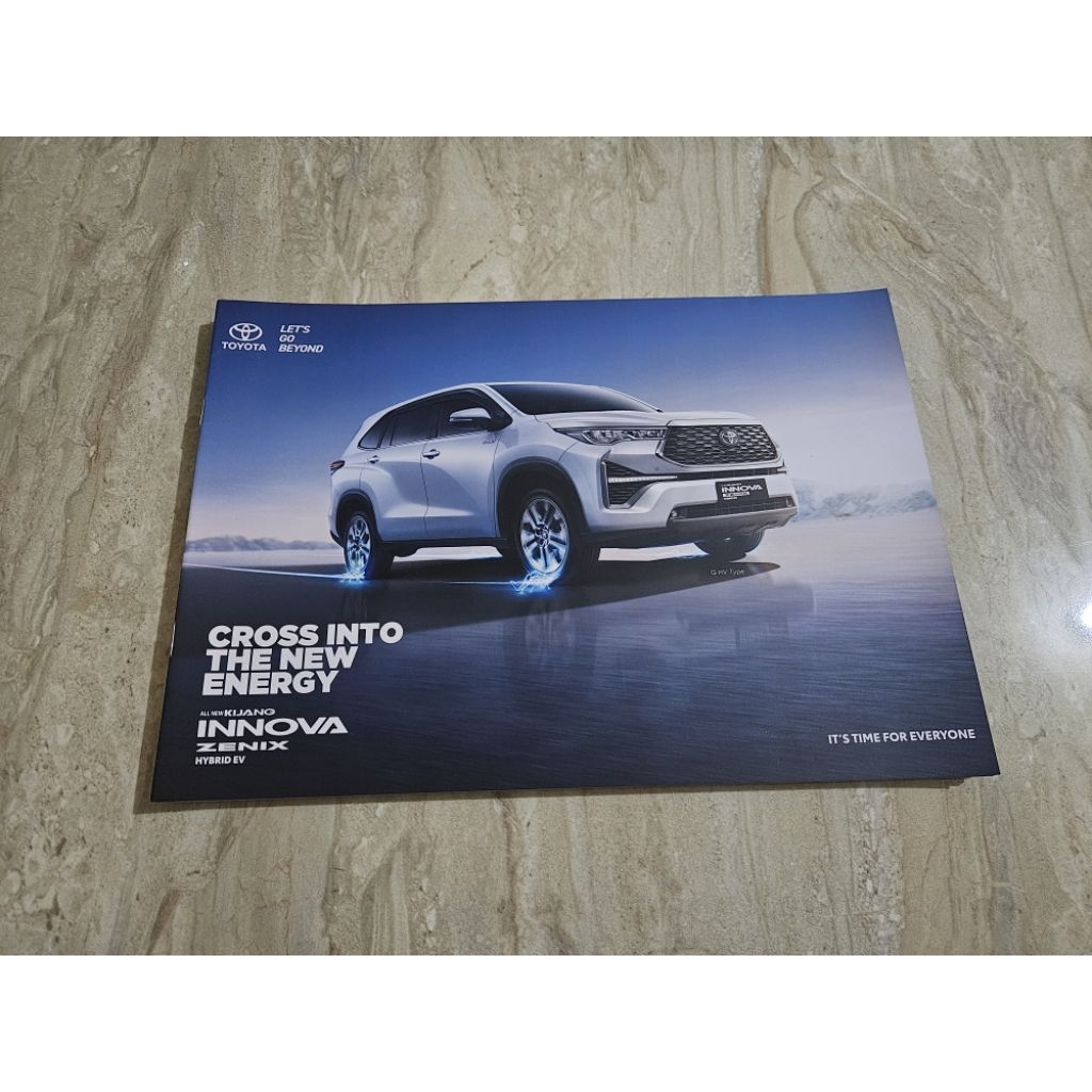 Jual brosur katalog mobil toyota kijang innova zenix 2022 hybrid ...