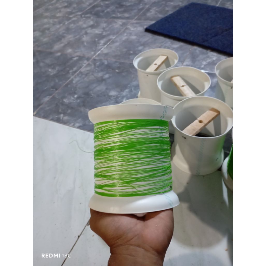 Jual Beladu/gulungan senar layangan 15cm 4inch | Shopee Indonesia