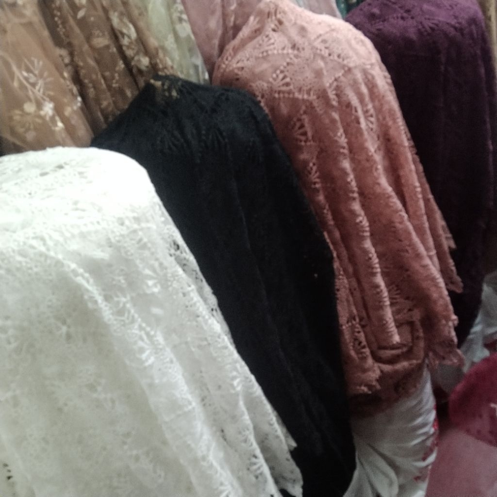 Jual kain brokat prada | Harga/0,5m | bahan brokat motif bunga | bahan ...