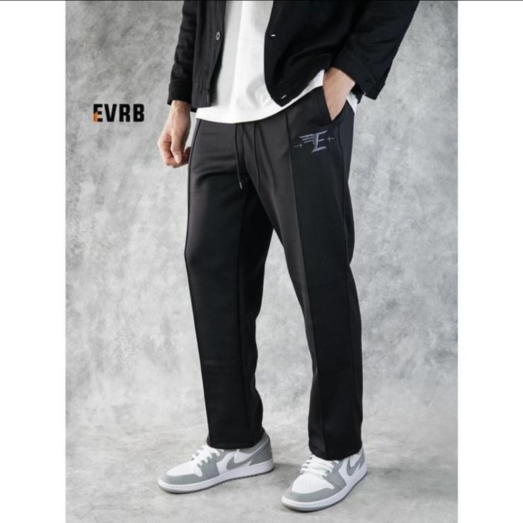 Jual EVRB - Celana Panjang Relaxed Staraight Leg, initial Logo E Wing ...