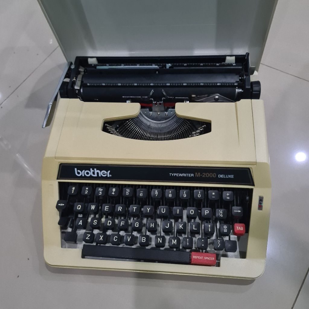 Jual Mesin Tik Mesin Ketik Manual Brother M2000 – Kondisi Layak Pakai ...