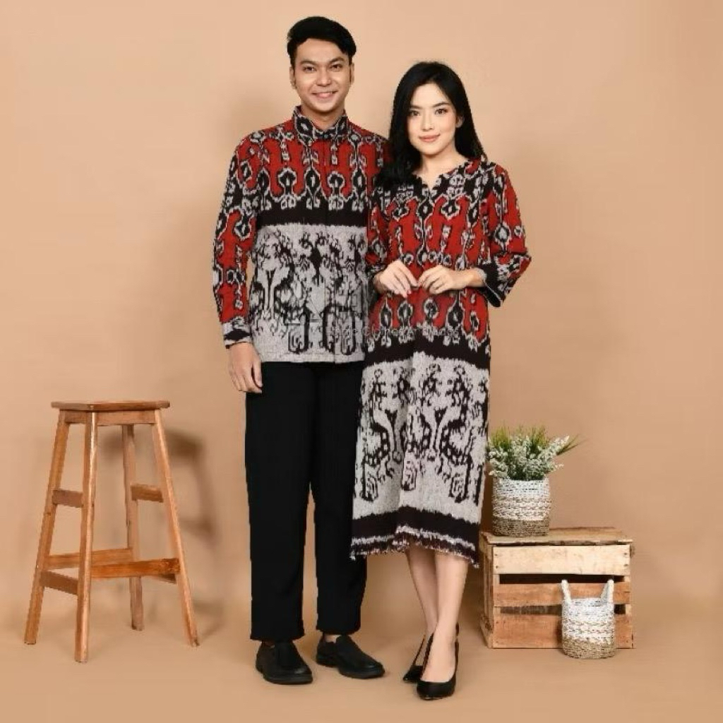 Jual BAJU TENUN COUPLE - BAJU COUPLE TENUN SUMBA - SARIMBIT TENUN ...