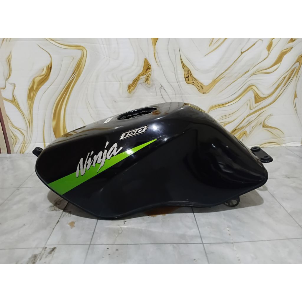 Jual Tangki Ninja RR Ori. ga bcor ga tambelan ( merah dan hitam ...