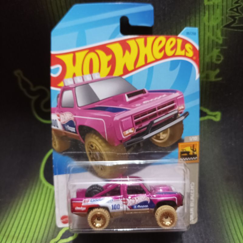 Jual hotwheels 87 dodge d100 ungu pink diecast hot wheels real car lot ...