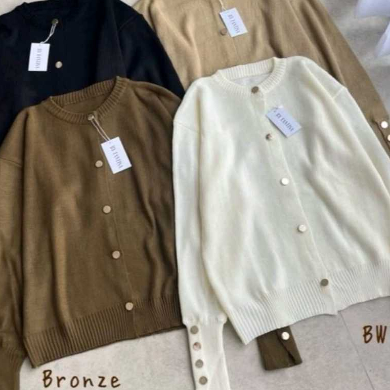 Jual Cardigan Rajut Wanita / Cardigan Rajut Starla Basic Kancing Silver-Gold | Shopee Indonesia