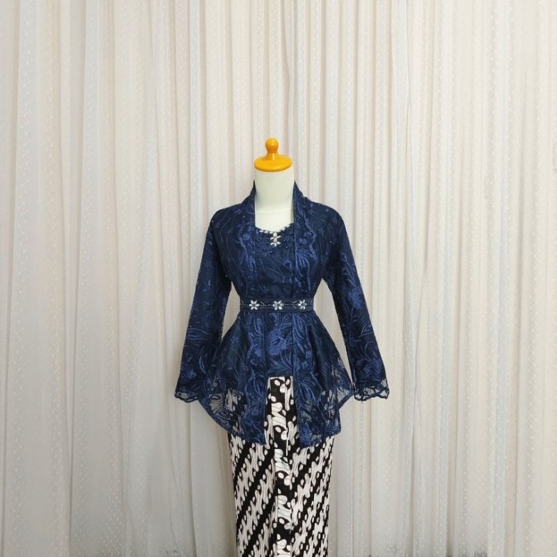Jual Kebaya Sherina kutu baru modern free belt payet | Shopee Indonesia