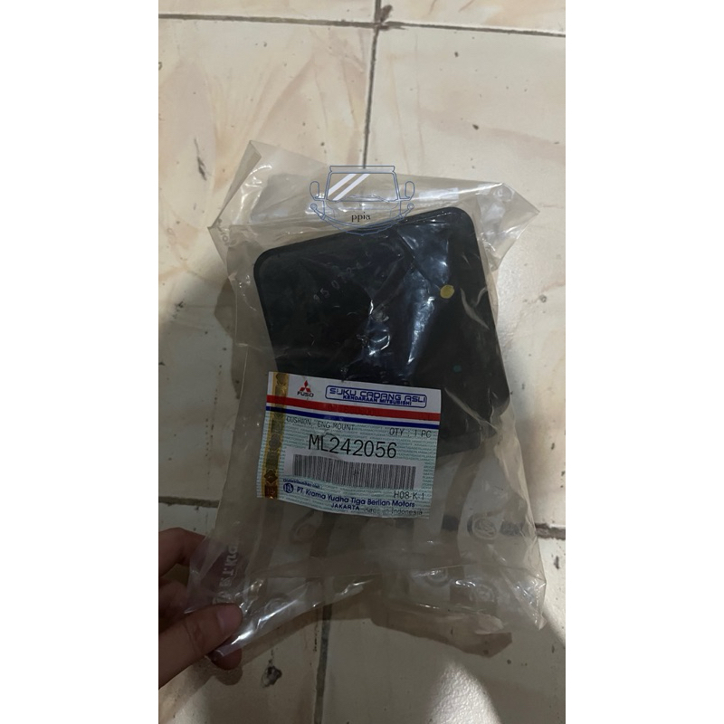 Jual pangkon mesin canter original ML242056 pangkon mesin ps125 ...