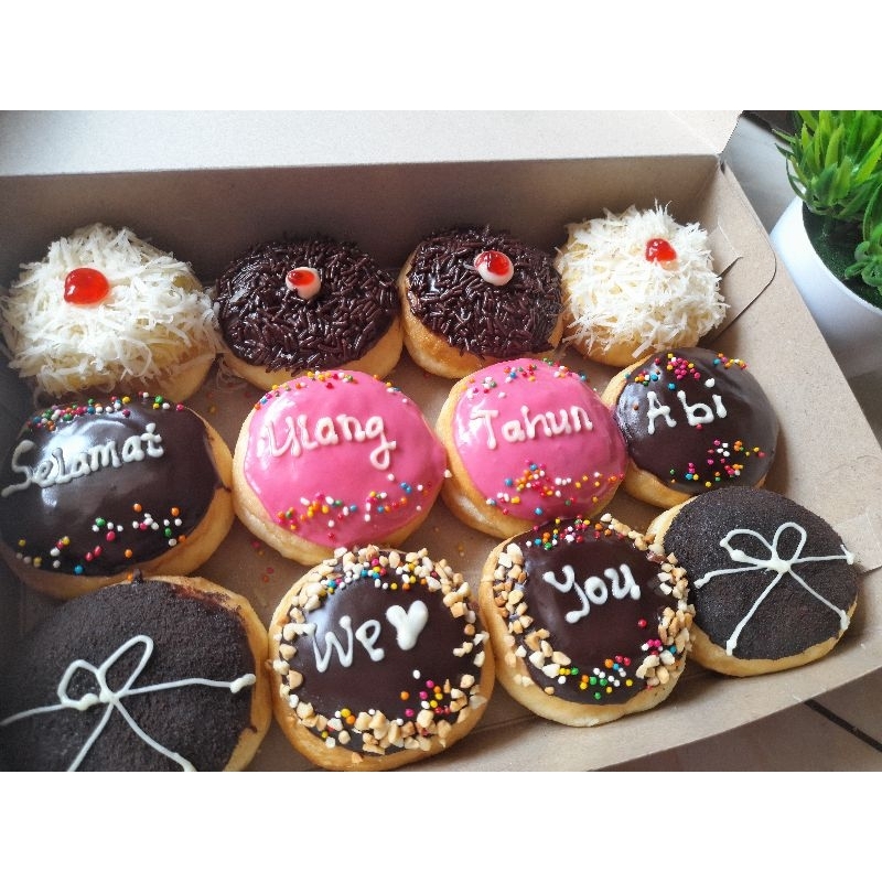 Jual Donat mini ucapan/Donat ultah /Donat ultah stroberi (request ...