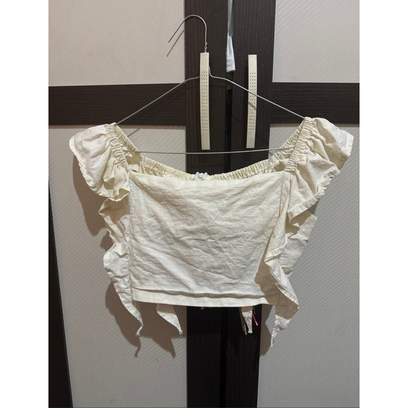 Jual Broken White Ruffle Crop Top | Shopee Indonesia