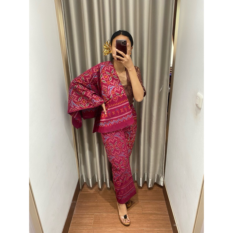 Jual KAIN TENUN ENDEK MOTIF PALEMBANG MERAH KHAS BALI GRINGSING ...