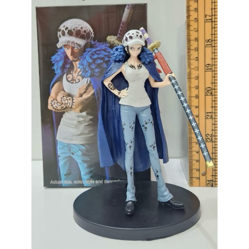 Jual action figure one piece trafalgar law cewek jubah biru berdiri ...