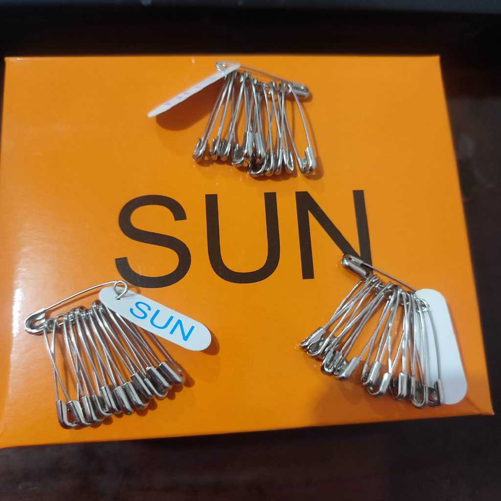 Jual 1 BOX peniti sun kecil silver campur isi +/- 72 renteng | Shopee ...
