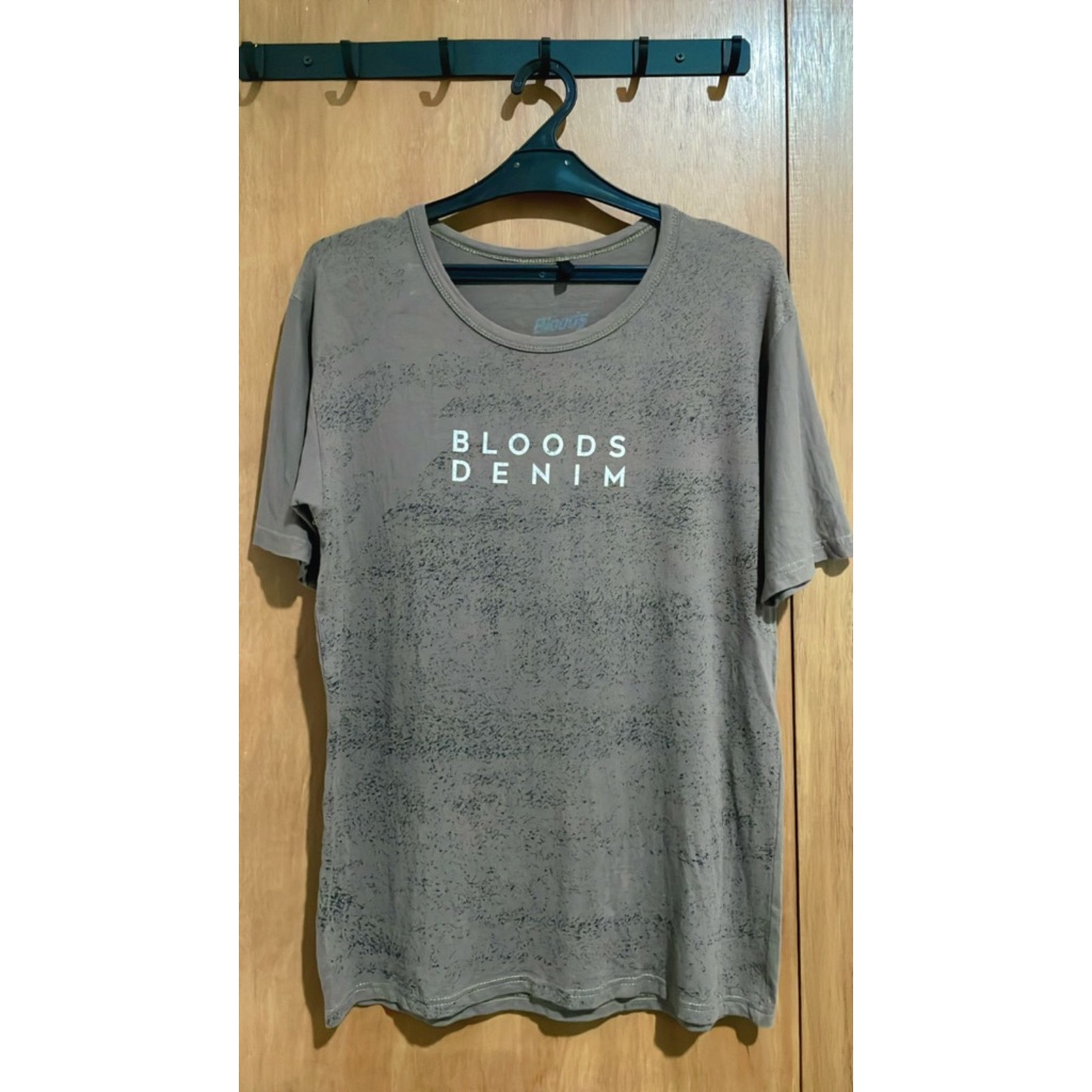 Jual [Preloved] BLOODS - Baju / Pakaian Kaos Lengan / Tangan Pendek Warna Coklat Tua untuk Laki ...