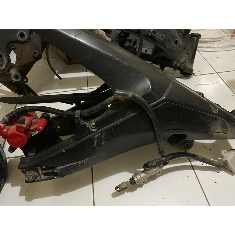 Jual swing arm lengan ayun Yamaha r15 v2 | Shopee Indonesia