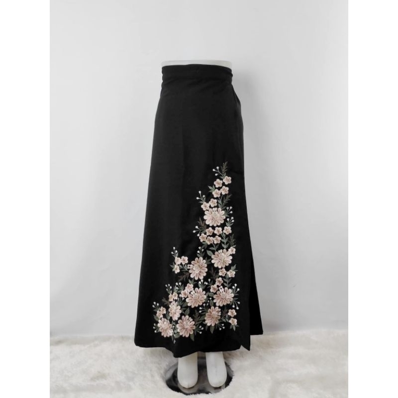 Jual Hana Rok Lilit Bordir | Wrap Skirt Instan Embrodery bySC | Shopee ...