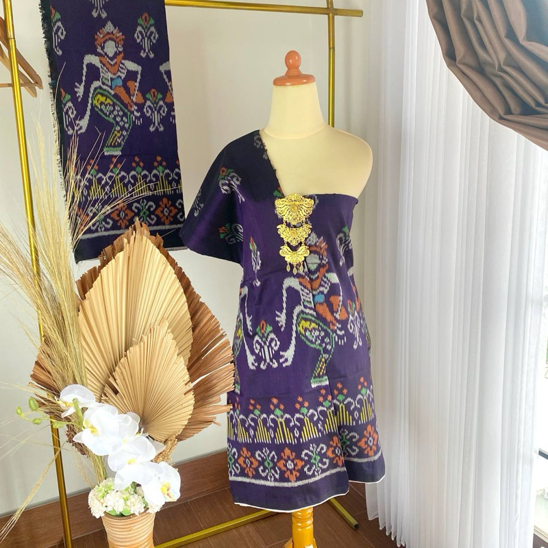 Jual KAIN TENUN ENDEK MOTIF LEGONG KHAS BALI WARNA DASAR UNGU GRINGSING ...